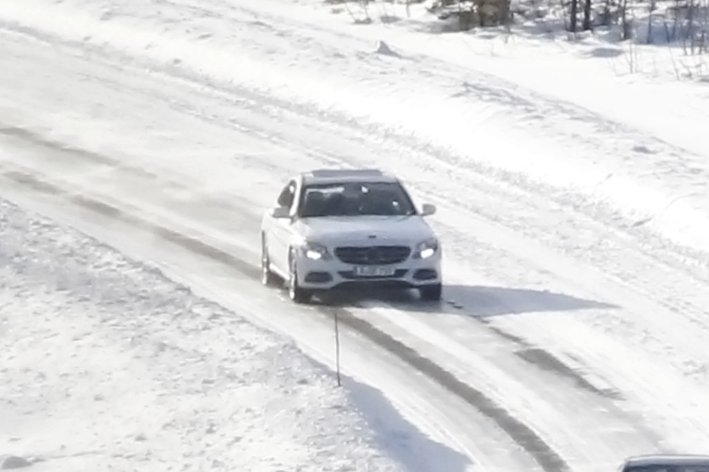 Next Gen C-Class Spied in the Snow - MBWorld