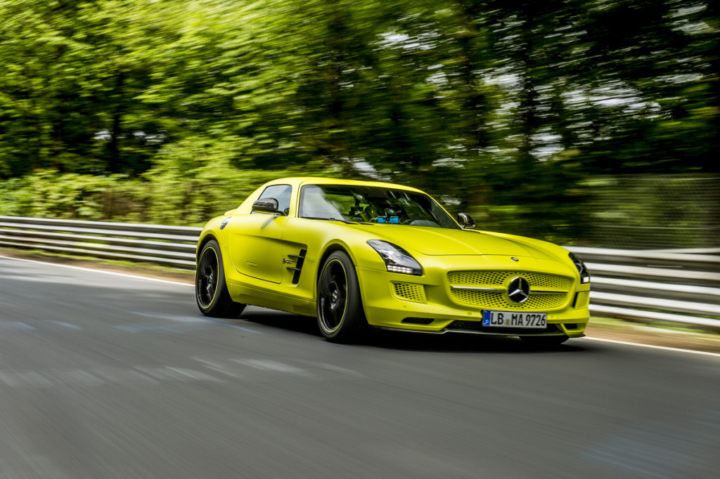 Mercedes-Benz Sets "Green Hell" Lap Record with Green SLS - MBWorld